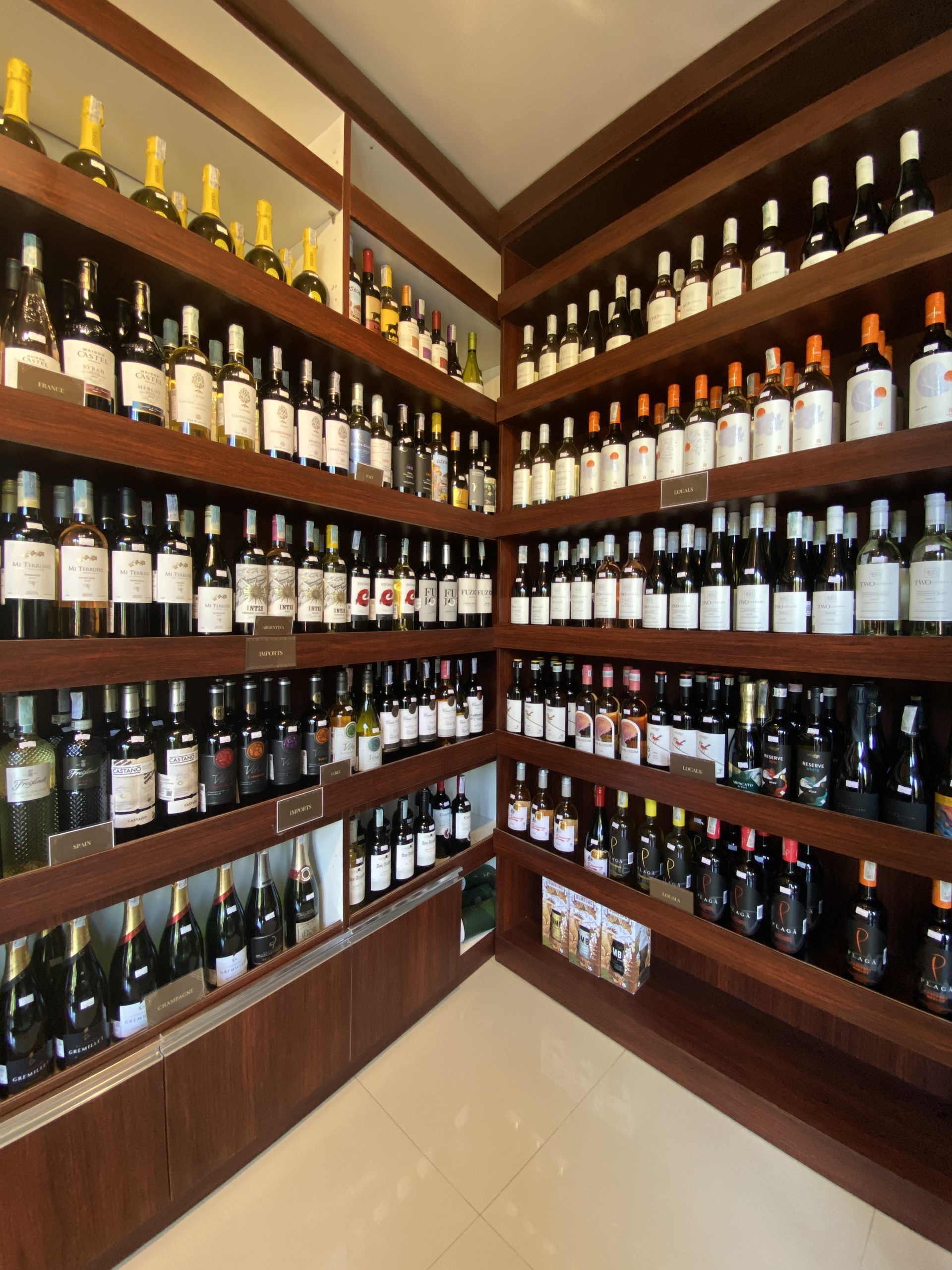 Mr Bob Bar & Grill Main Restaurant – Mansu Corporation